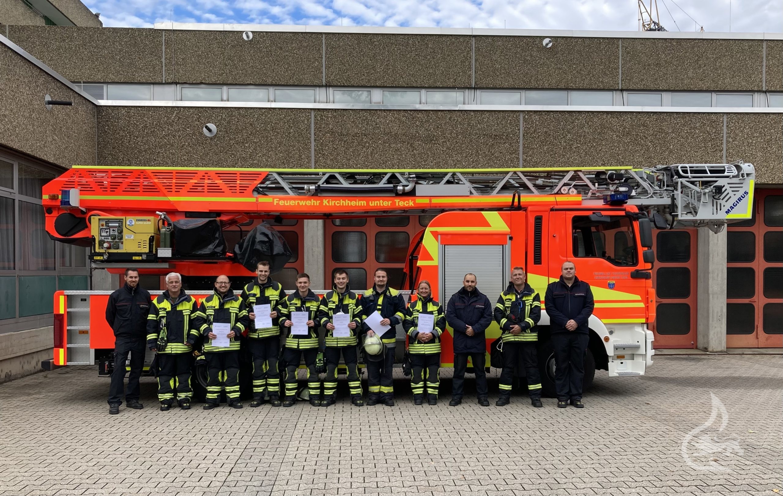 Drehleiter-Lehrgang erfolgreich absolviert – Freiwillige Feuerwehr ...